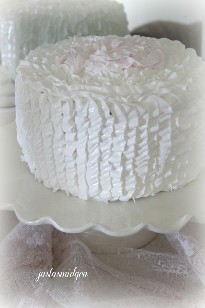 Red Velvet Chambord Surprise ♡ Cake with Ruffled Frosting » Just a Smidgen
