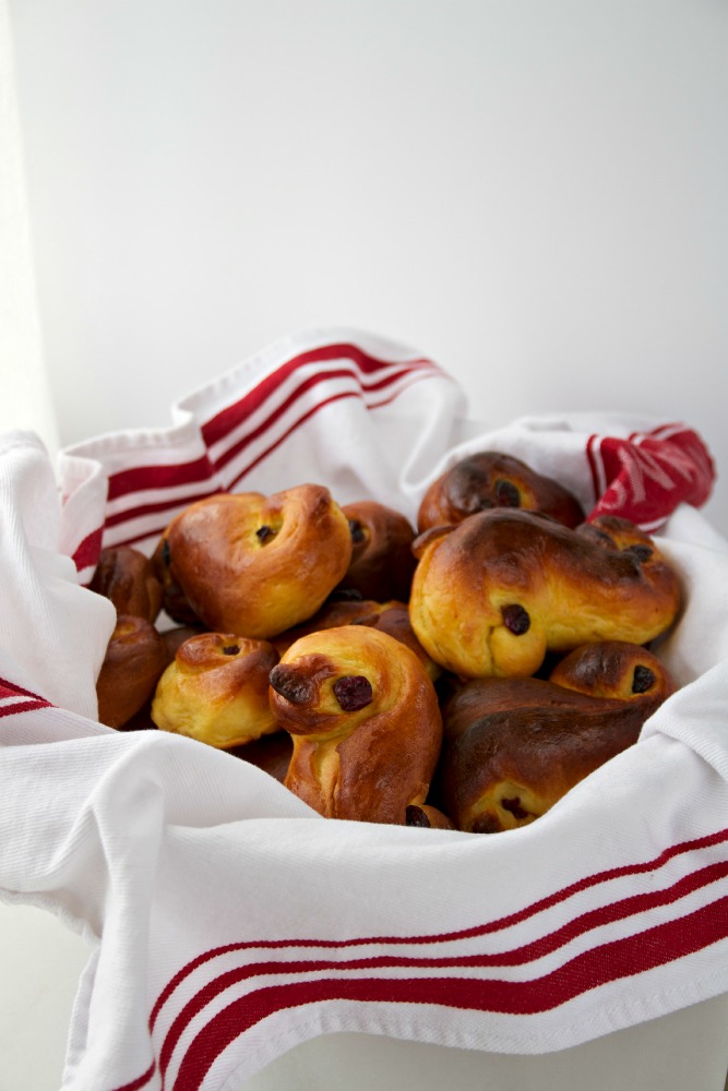 Lussekatter St Lucia Buns Recipe » Just a Smidgen